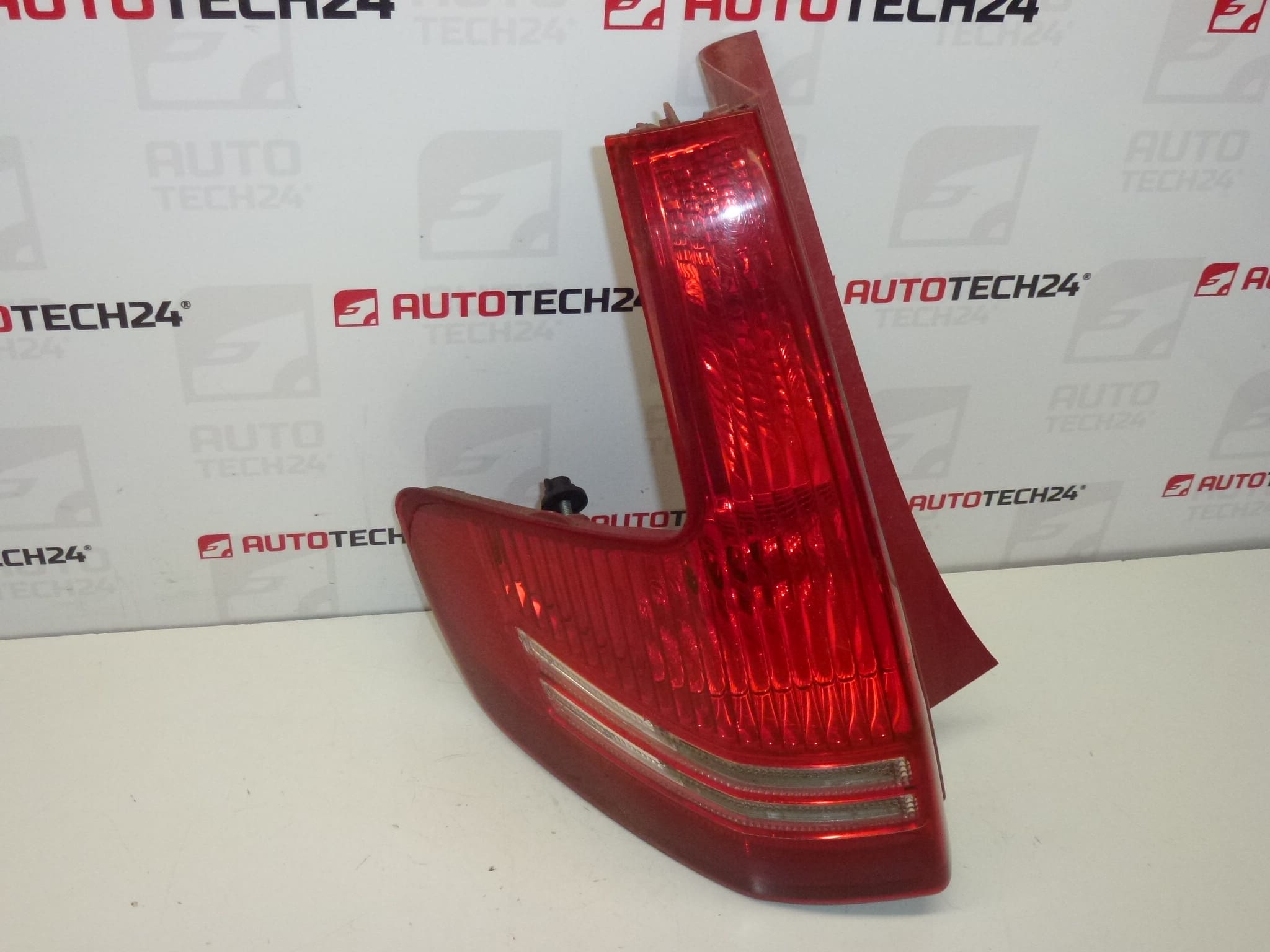 Left Rear Light for Citroën C4 5 Door 9655864080 6350T8 | AUTOTECH24.EU